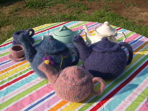 Ravelry: Knitted/Felted Teapot pattern by Anita M. Wheeless
