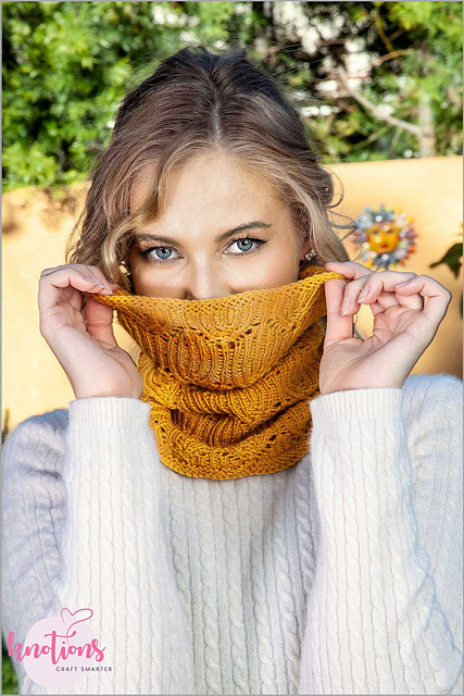 Ravelry: Bells and Cockleshells Cowl pattern by DeviousRose