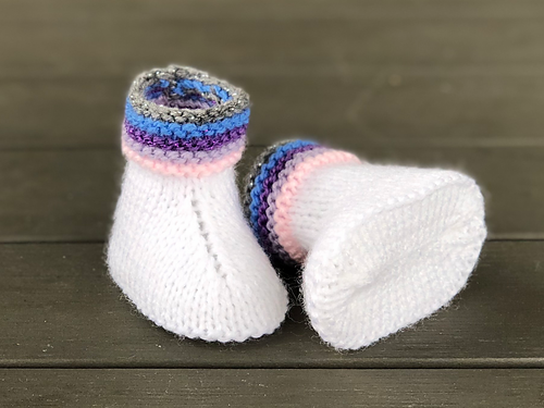 Ravelry: Baby Hug Boots pattern by marianna mel