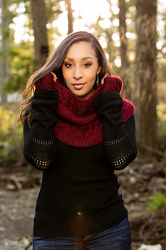 Ravelry: Indira Mitts pattern by Vanessa Smith