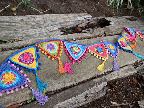 Ravelry: Boulders Beach bunting pattern by Hooked on Sunshine