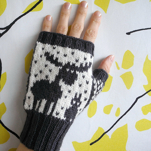 Ravelry: Moose & rabbit mittens pattern by Judith Stein