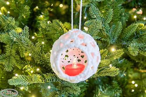 Ravelry: LED Light Ornament pattern by Nicole Riley