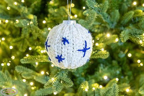 Ravelry: Sparkle Stars Bauble pattern by Nicole Riley
