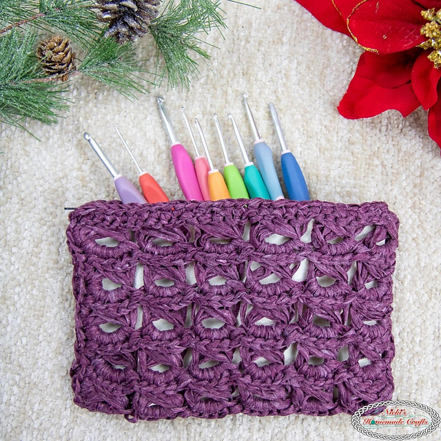 Ravelry: Broomstick Lace Zipper Pouch pattern by Nicole Riley