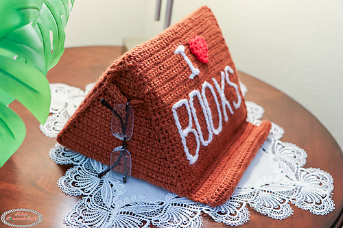 Ravelry: "I Love Books" Book Stand Wedge pattern by Nicole Riley