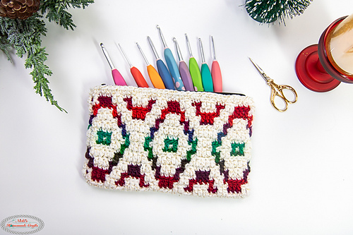 Ravelry: Mosaic Crochet Zipper Pouch pattern by Nicole Riley