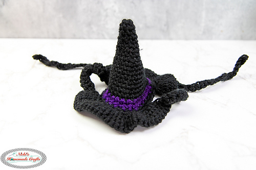 Ravelry: Cat's Witch Hat pattern by Nicole Riley