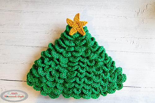 Ravelry: Christmas Tree Tissue Box Cover pattern by Nicole Riley
