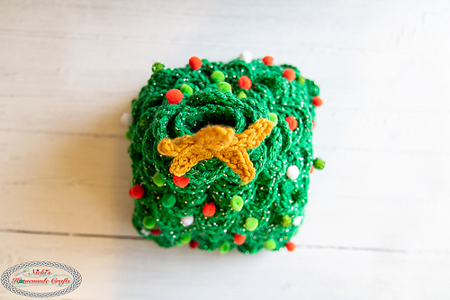 Ravelry: Christmas Tree Tissue Box Cover pattern by Nicole Riley