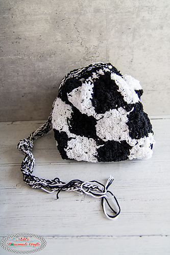 Ravelry: C2C Checkerboard Game Bag pattern by Nicole Riley