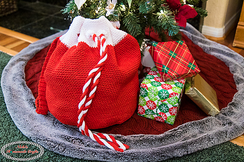 Ravelry: Santa Sack Backpack pattern by Nicole Riley