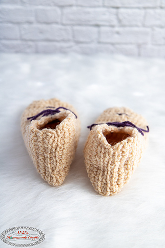 Ravelry: Easy Slippers with Shoe Laces pattern by Nicole Riley