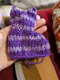 Ravelry: NicoSwan's Tiny Purple Window Cat