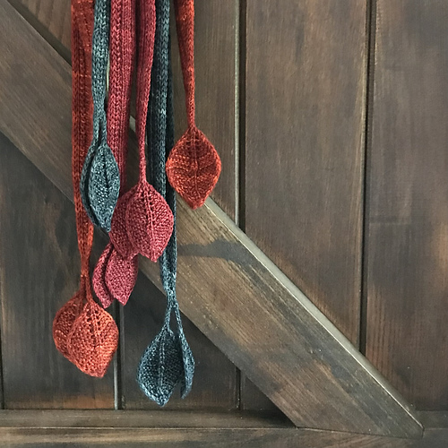 Ravelry: Leaf Fall pattern by Nicola Diggins