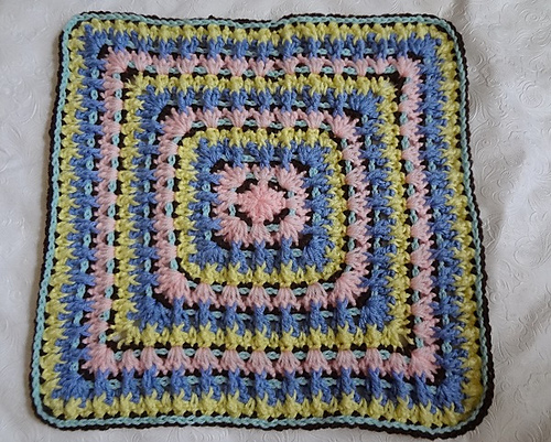 Ravelry: Twist & Shake Square pattern by Jennifer Gregory