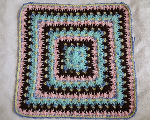 Ravelry: Twist & Shake Square pattern by Jennifer Gregory