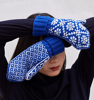Ravelry: #19 Nordic Pattern Mittens pattern by Yoko Hatta (風工房)