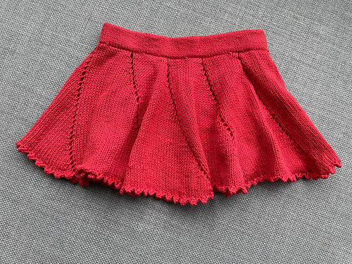 Ravelry: S28-9 Sweet Curtsy pattern by DROPS design