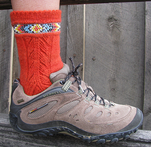 Ravelry: Indian Feather Socks (side design) pattern by Daniela Nii