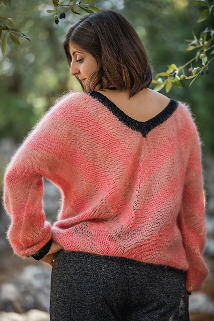Ravelry: Aurora pattern by Filipa Carneiro