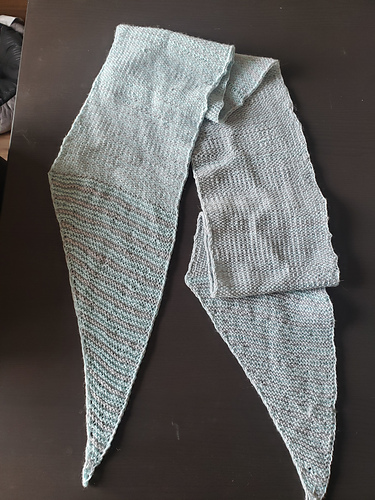 Ravelry: Four Two scarf pattern by Takako Takiguchi