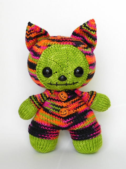 Ravelry: Jinx! pattern by Susan Claudino