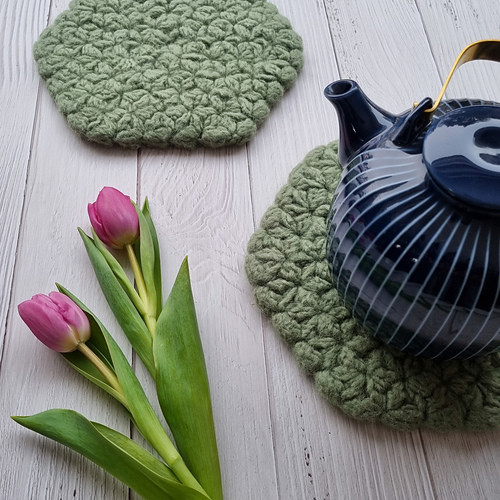 Ravelry: Felted Jasmine Trivet pattern by Makalani Sæther