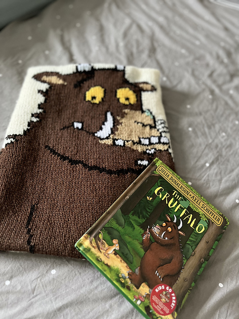 Ravelry: Gruffalo Baby Blanket pattern by Not Just Nanas Knit