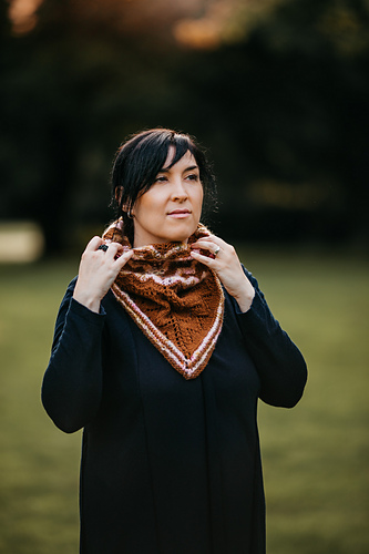 Ravelry: Chevron Stripes Narrow Cowl pattern by Nuria Pastor