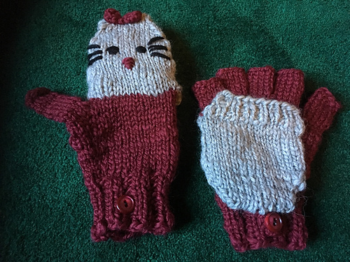 Ravelry: Kitten Mittens pattern by Oborozukyo C