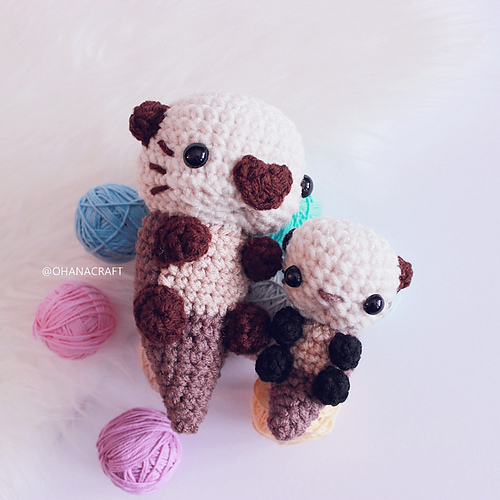Ravelry: Mommy and Baby Otter pattern by ohana craft