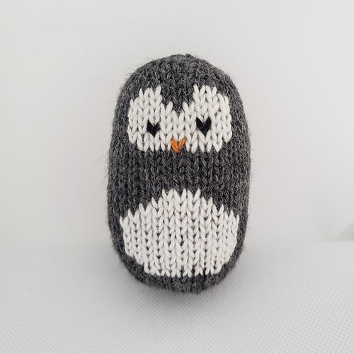Ravelry: Penguin Bean pattern by Emma Mary Sked