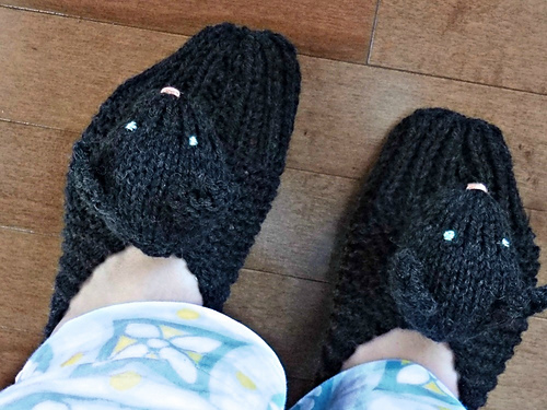 Ravelry: Cuddliest Kitty Slippers pattern by Janine Peter