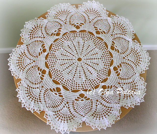 Ravelry: Pineapples and Fans Doily pattern by Olga Poltava