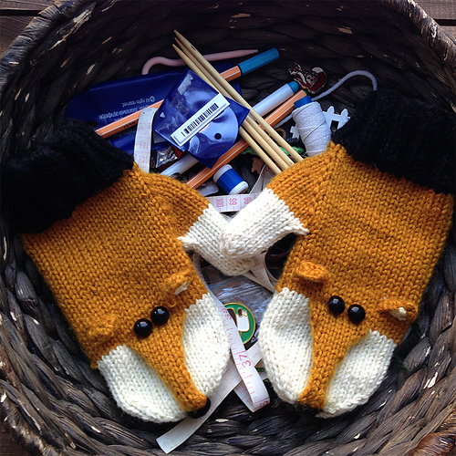 Ravelry: Cute Fox Mittens pattern by Olya Yakushkina