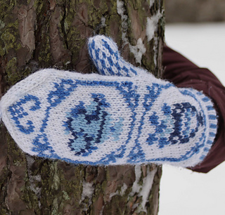 Ravelry: Delft Mittens pattern by Karin E