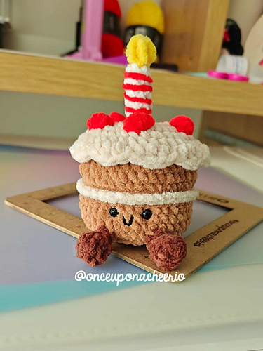 Ravelry: Jellycat Birthday Cake pattern by Juli Anne