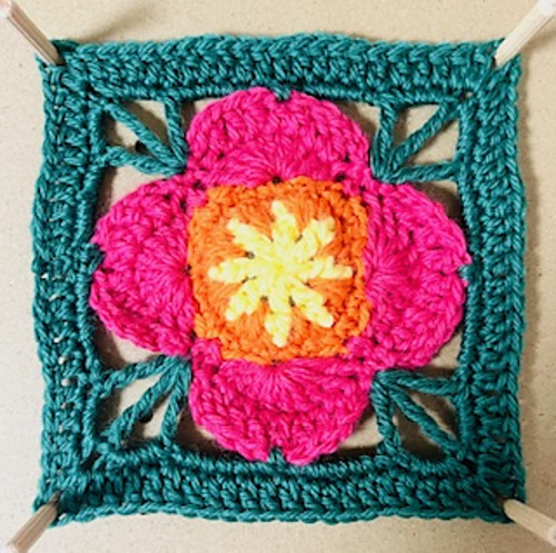 Ravelry: Flower Garden Granny Square pattern by Ayaka Fukushima