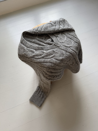 Ravelry: Tulip Loop V Neck pattern by Other Loops_