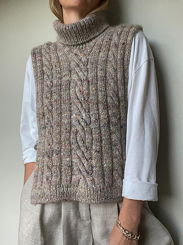 Ravelry: Twist Loop Collar pattern by Other Loops_