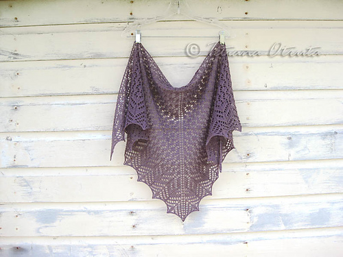 Ravelry: Spring Grass Shawl pattern by Tetiana Otruta