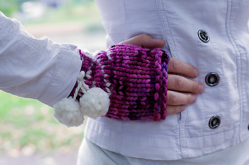 Ravelry: Koigu Bulky hat and fingerless gloves pattern by Anniki Leppik