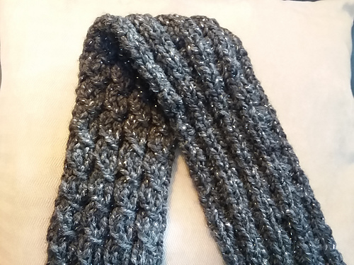 Ravelry: Mock cable reversible scarf pattern by Anna Berns