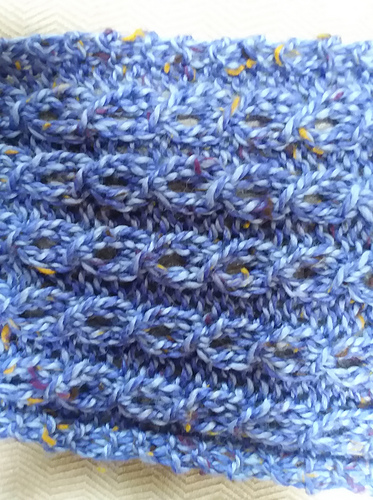 Ravelry: Mock cable reversible scarf pattern by Anna Berns