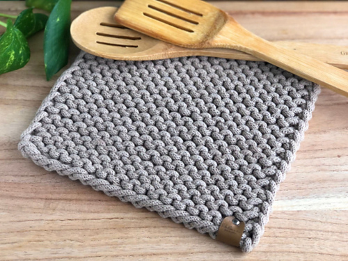 Ravelry: Macramé Cord Trivet pattern by Eri Palmer