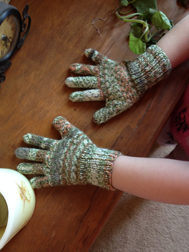 Ravelry: Gloves for Kids pattern by Lise-Anne Michel