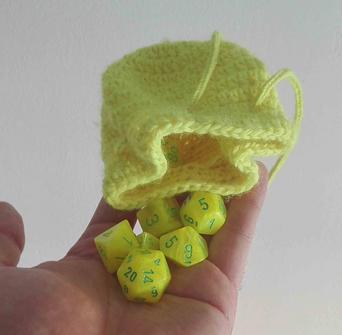 Ravelry: Dice bag tutorial pattern by Lusianne R.