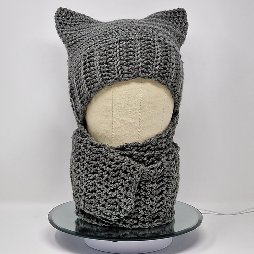 Ravelry: Scarf Tails Beanie pattern by Emma Harrison-Brown