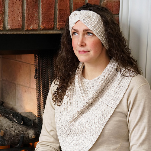Ravelry: Cozy Chic Cowl pattern by Lisa K. Ross